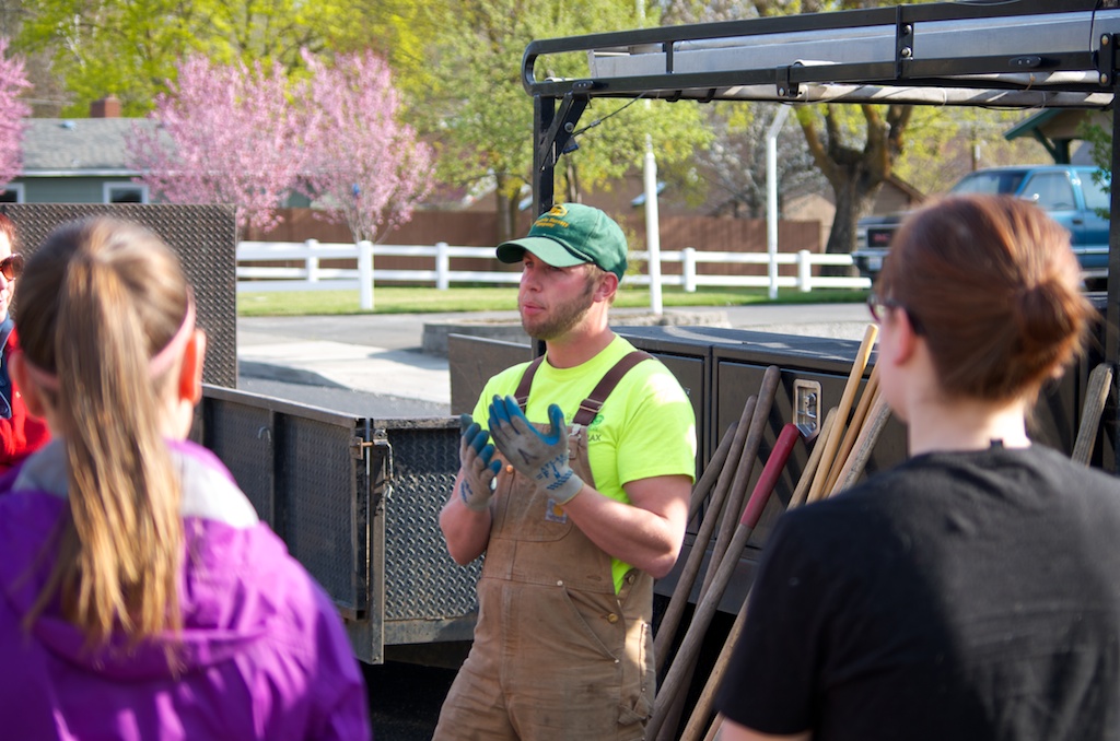 Photos from the Tree Planting on N. Maple – Emerson-Garfield Community